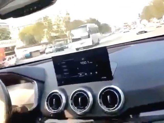 关闭中控屏自动切换至地图界面功能的操作解析。