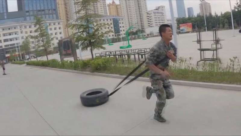 激情爆棚!这场军营军体运动会,带劲!
