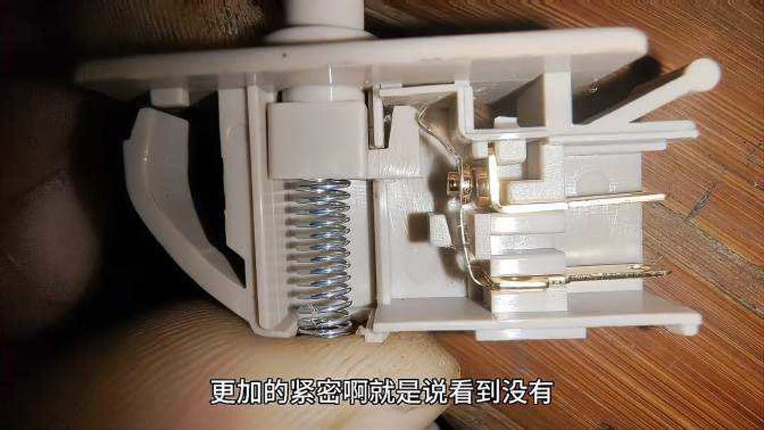 冰箱维修开关门灯光时亮时不亮,简单的问题,自己在家就能维修!