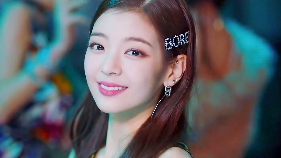 ITZY新歌 'WANNABE' MV预告!