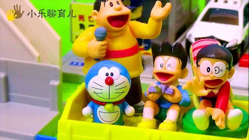 玩具定格动画,穿越整个机关城市,带你回味各种经典的卡通人物