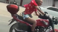 行车记录仪:这大爷真是牛,硬是把普通摩托车开出了雅马哈的感觉