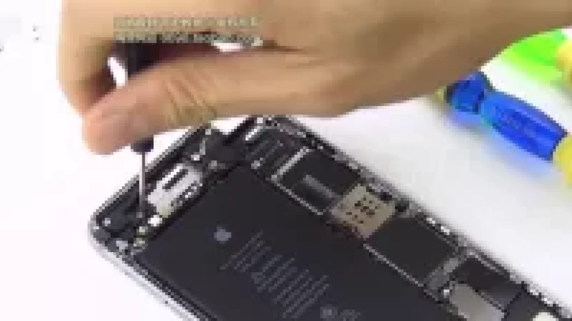 苹果iPhone6Plus信号WIFI天线GPS导航模块更换教程拆机安装维修视频