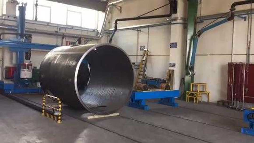 焊接滚轮架 内缝加工