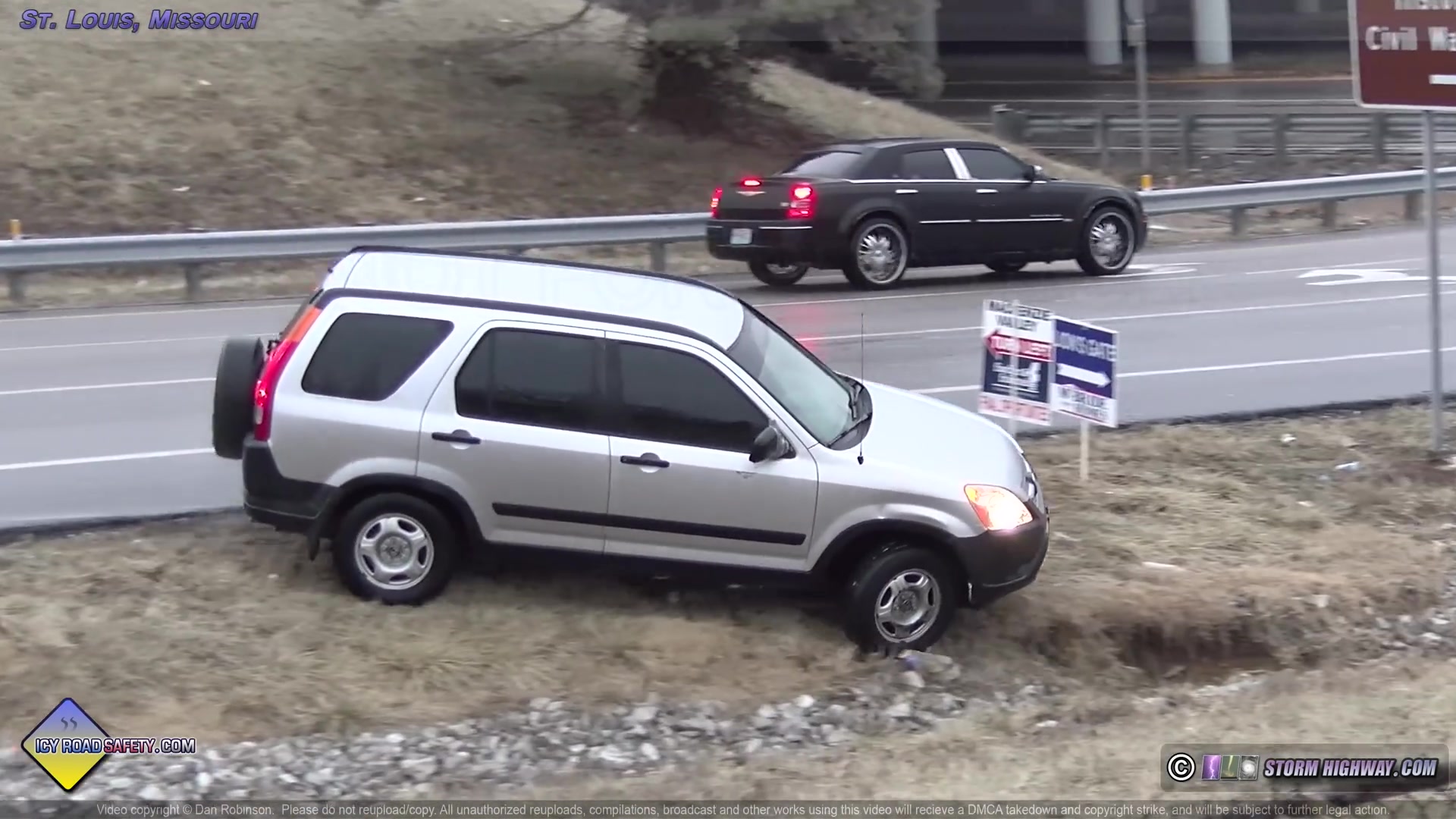 为什么自动挡汽车行驶到这种路面,都会打滑呢