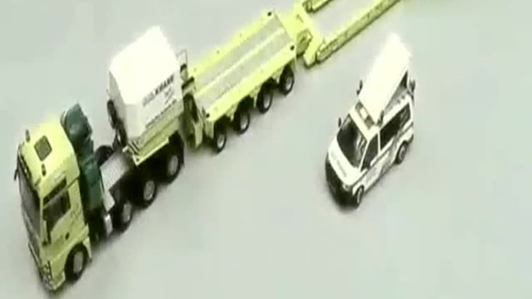 大卡车玩具模型组装视频表演(—— )——)