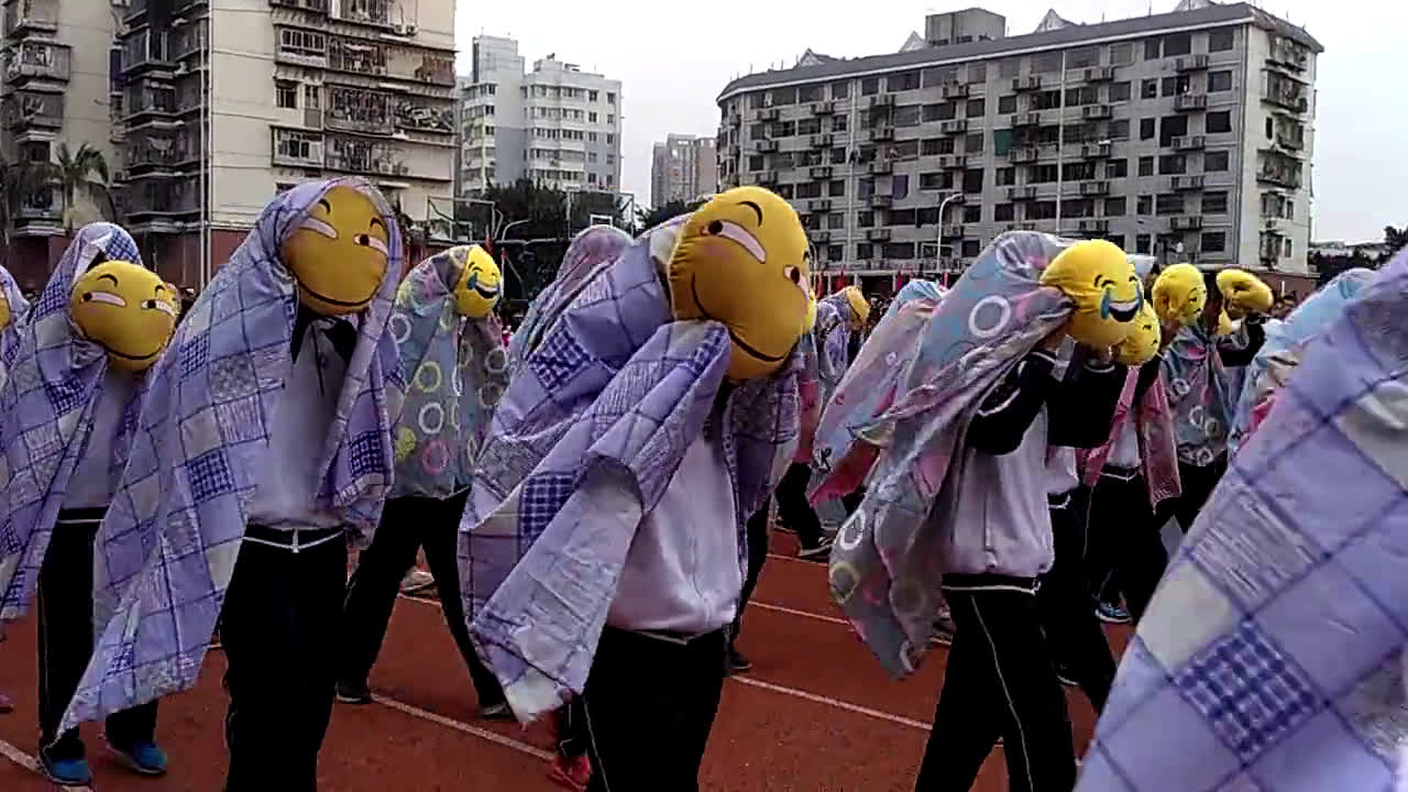 【运动会入场式】我们要笑着活下去!