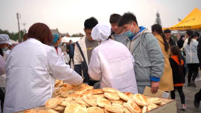 太昊陵27万摊主结束营业:33天盈利3万多,不再拍高价摊位