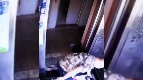 都发生了好多次这样的电梯意外事故了,为什么还不长记性的简直就是...