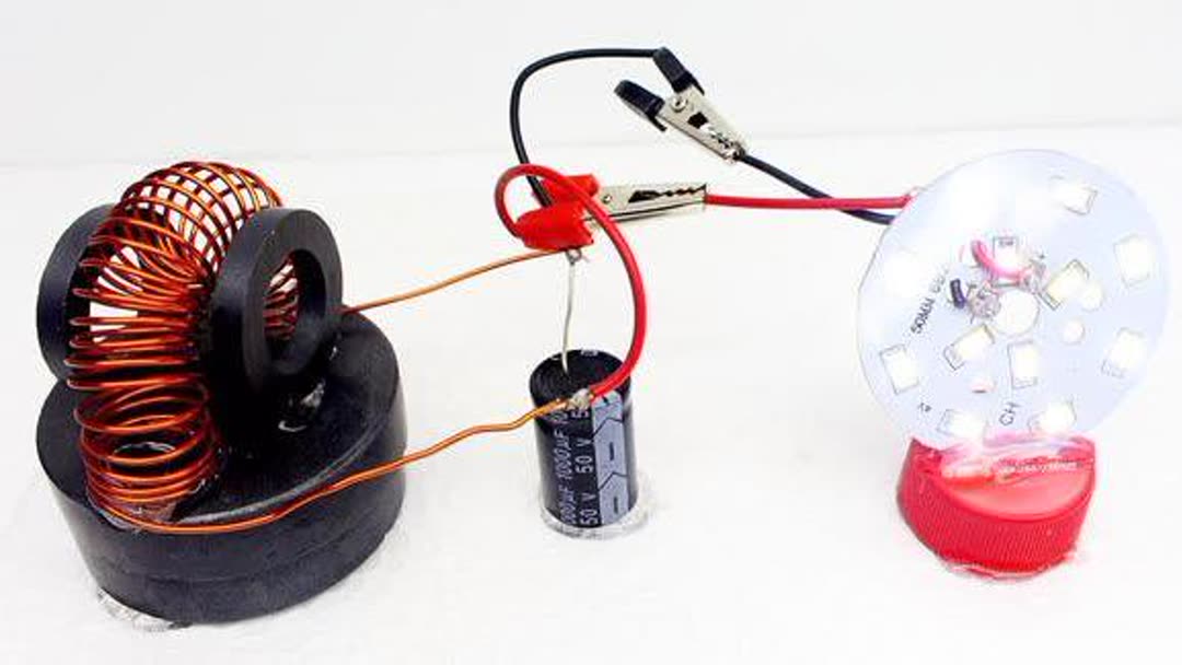 国外大神发明自由能发电机,以后再也不用交电费了!