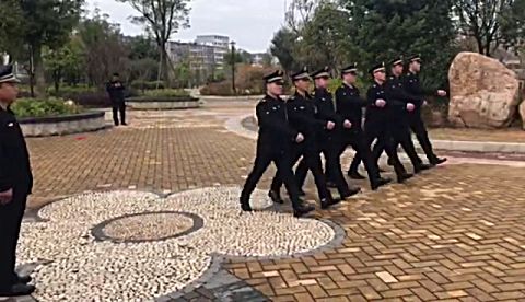 赣州市章贡区城市管理行政执法大队队列训练演练