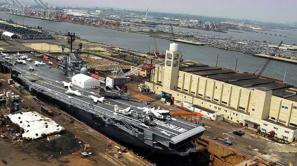 “福特”号航母服役推迟,俄指出致命“要害”,摧毁损失无法挽回