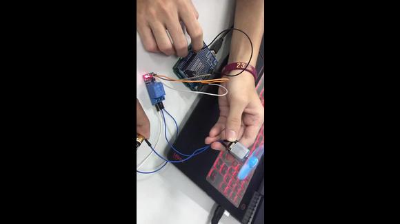 使用继电器控制直流电机——通过按键来控制风扇的转动