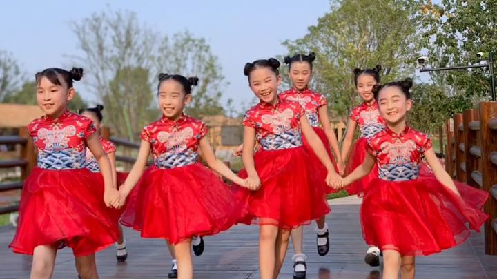 #中国优雅杭州见证 超可爱的旗袍娃娃中国风