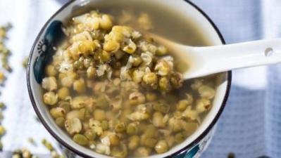 绿豆汤清热解毒, 但是喝绿豆汤的这4个禁忌, 你知道吗