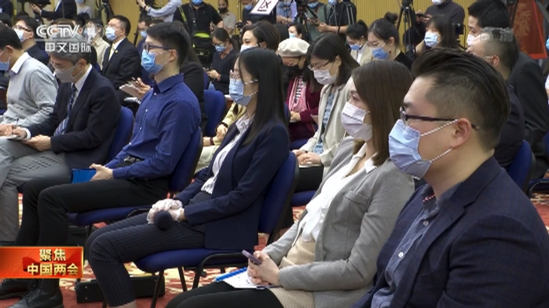 [中国新闻]聚焦中国两会 李克强会见中外记者并答记者问 李克强:世界...