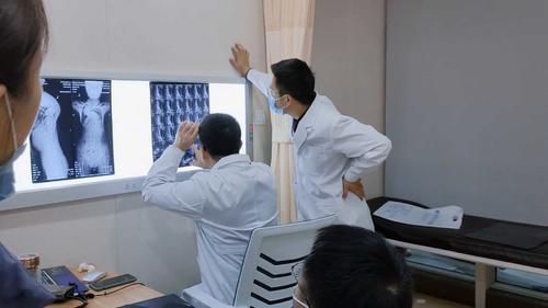 脊柱侧弯患者为什么要牵引?关于牵引你知道多少?