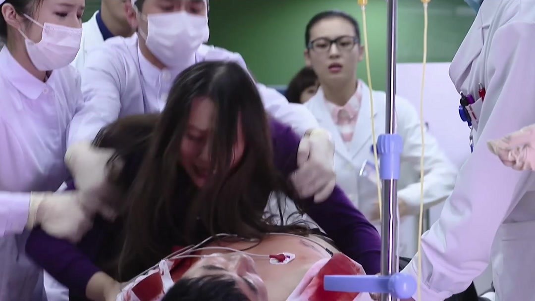 青年医生未删减版第13集精彩片段