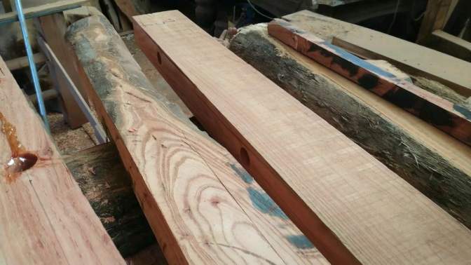 第二个茶几桌面开始粘接,我就用红木专用胶