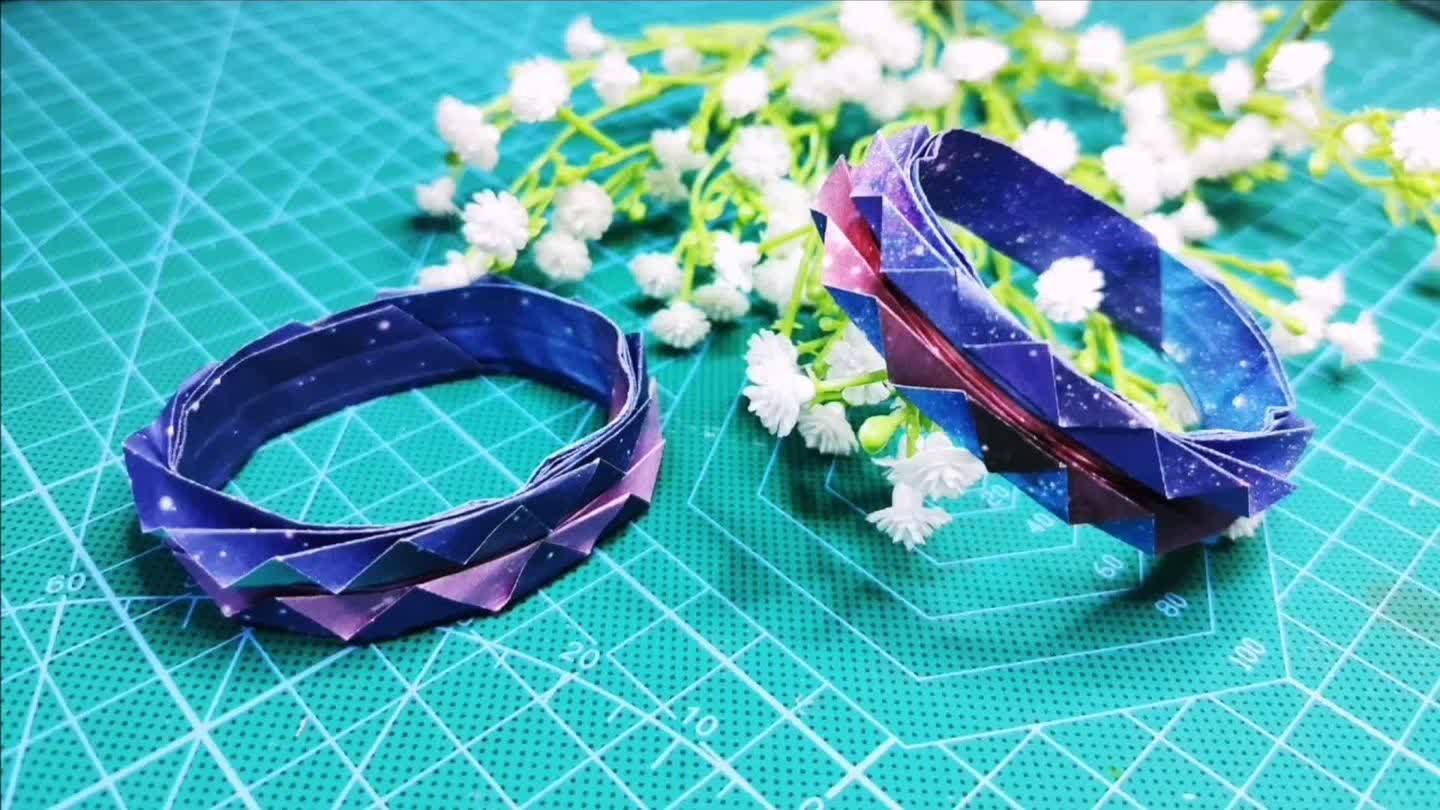 可以用星空纸做出来的,折纸