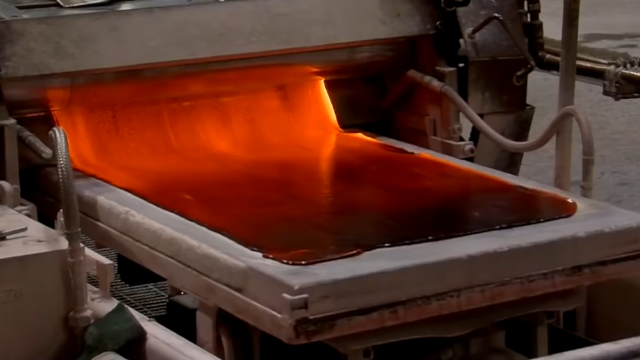 玻璃是如何做成的?看国外小哥操作后才知不简单