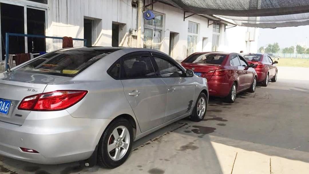 换刹车片时,很多修理厂都会忽略这些细节,自己动手避免刹车噪音