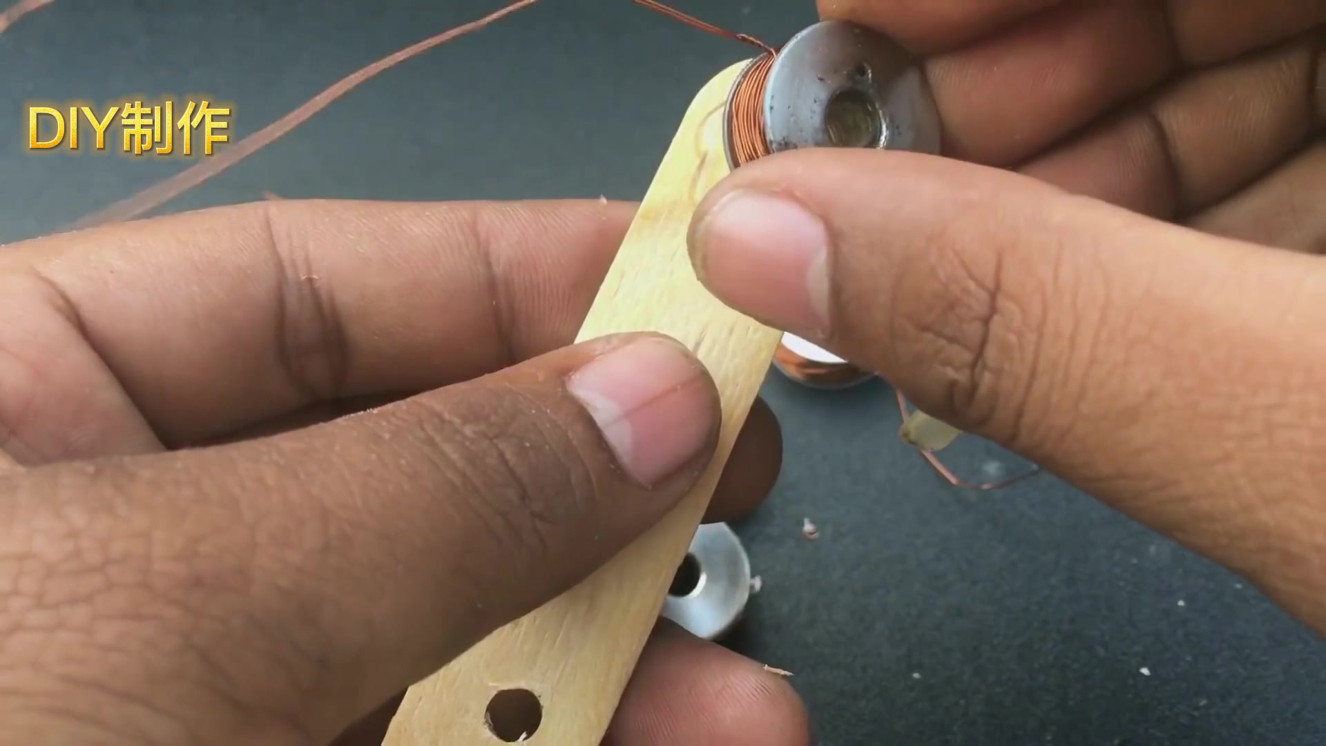 DIY简单实验如何在家里制作直流电动机