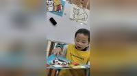 《颖儿陈镓镒在宾阳县大卫画室中向老师同学介绍他的作品:“可爱的...