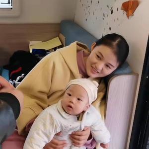 小芳带您看房车 