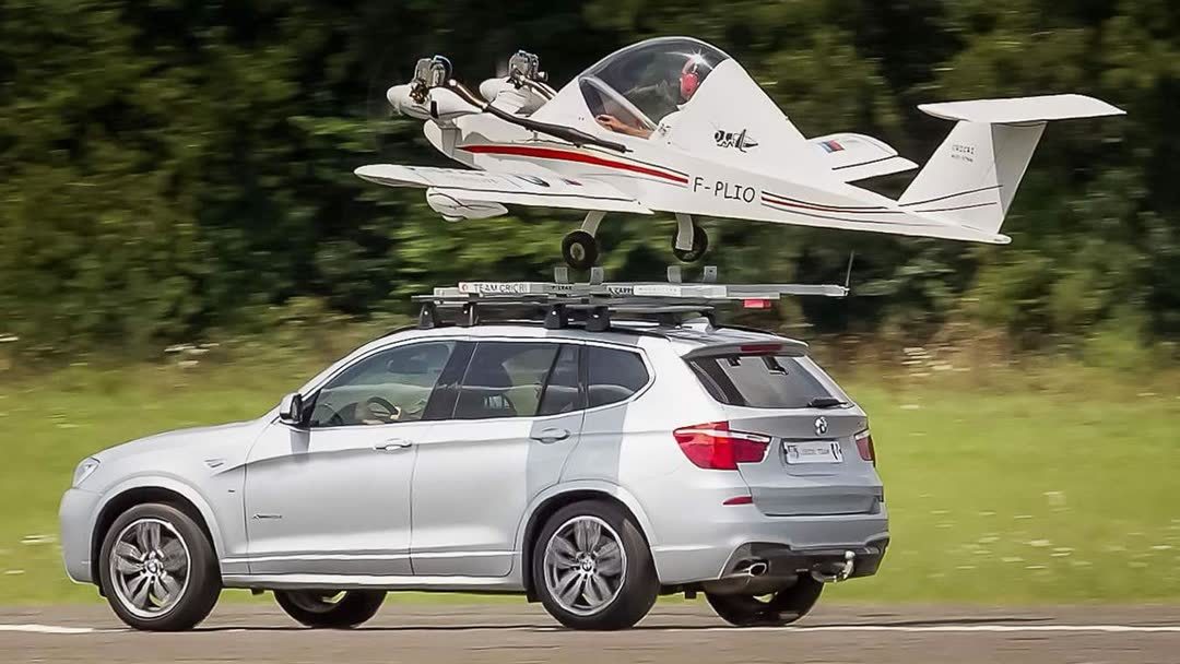 3架世界最小的飞机,第2架比汽车还小,10万元开回家