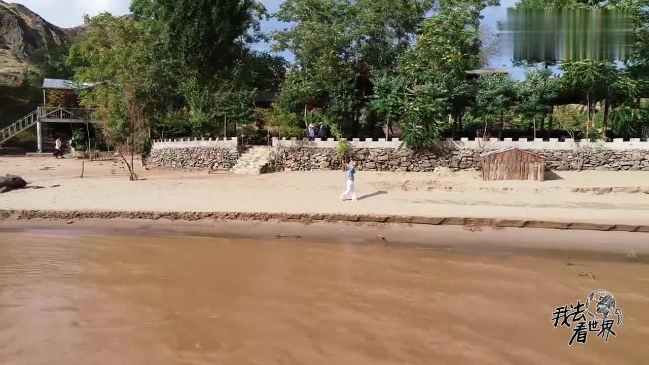 大漠里属于金庸的爱恨情,AX700镜头拍摄