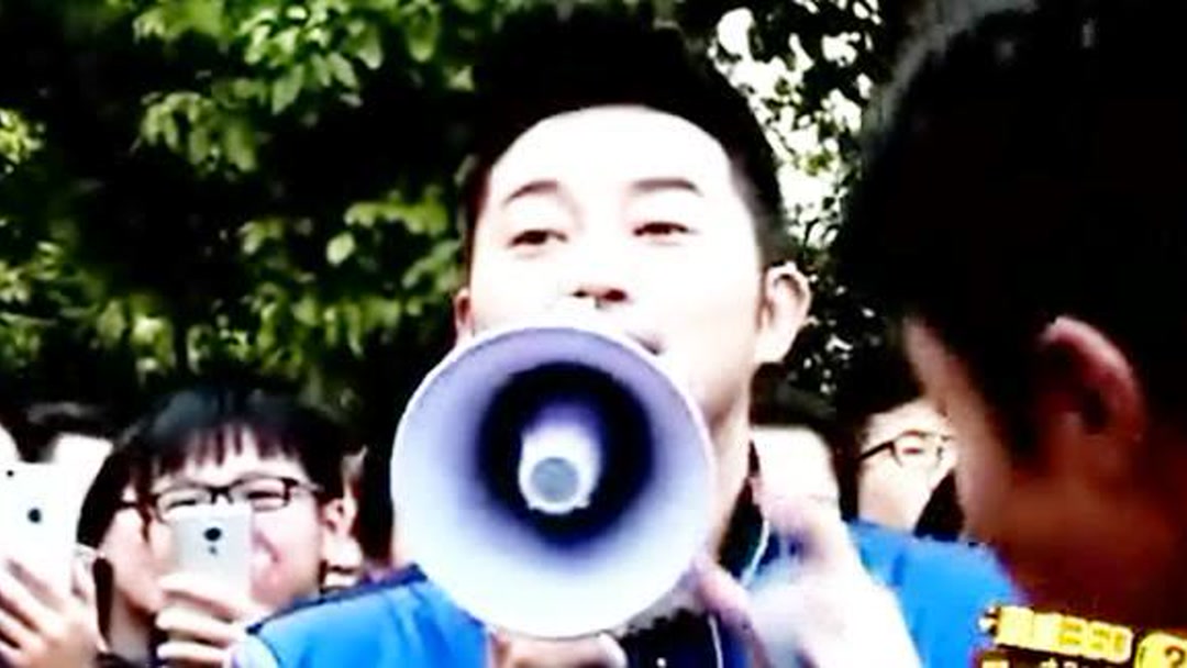 沙溢顺走撒贝宁钱包,撒贝宁当场开始今日说法