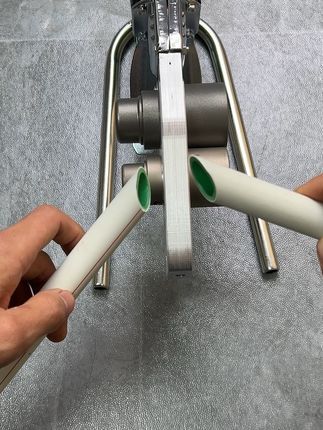 临时热熔接水管教程,没有弯头,可以自制,经验和技巧一样重要#电工涛哥