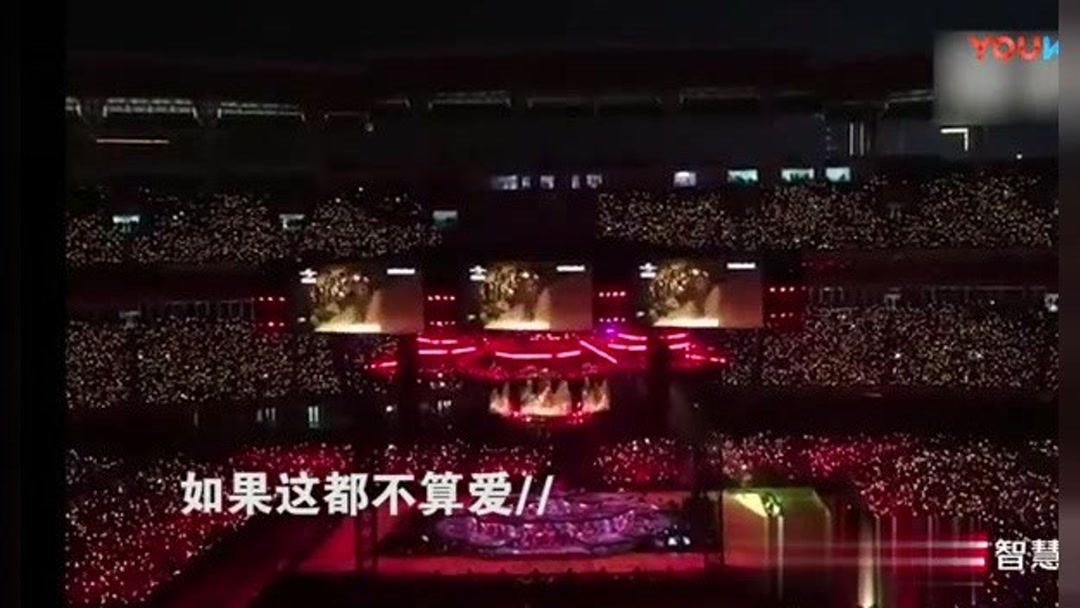 56岁张学友长沙演唱会热力开唱 万人大合唱唱完整场演唱会