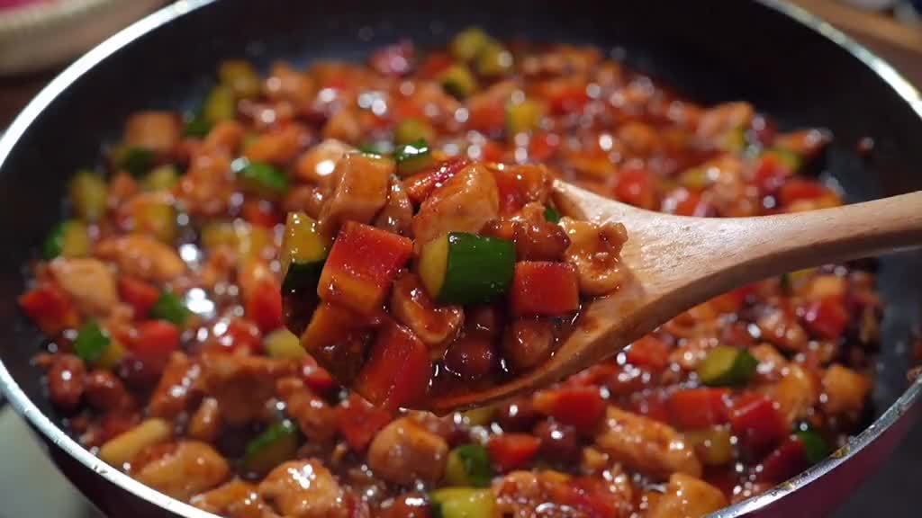 超级下饭的家常宫保鸡丁,鸡肉鲜美细嫩又入味