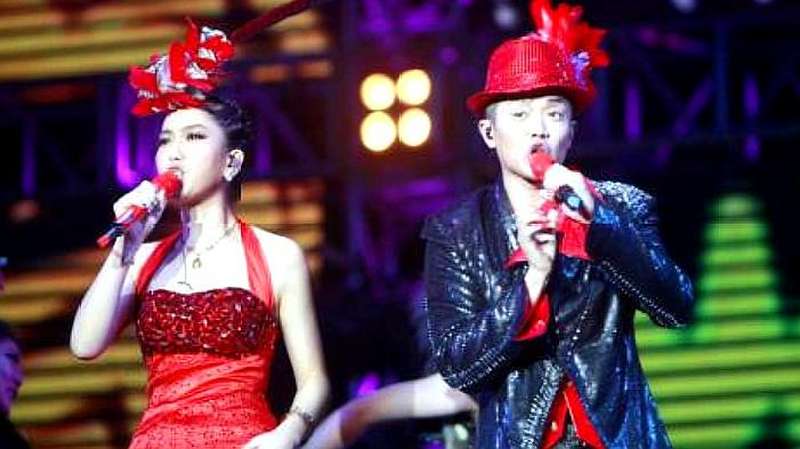 凤凰传奇激情演唱《将进酒》,网友直呼把唐朝的李白唱火了