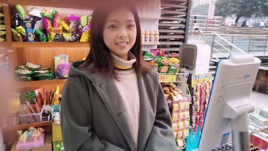 美女如何教你如何使用 刷脸支付