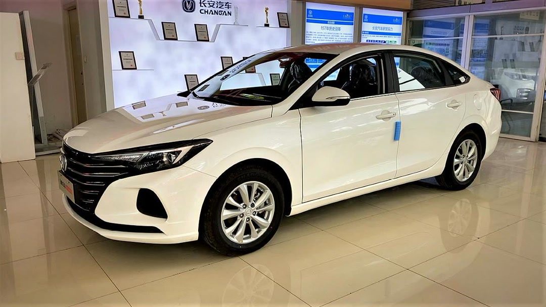 2020款长安逸动PLUS手动挡高清实拍,近距离了解后,买不买看着办