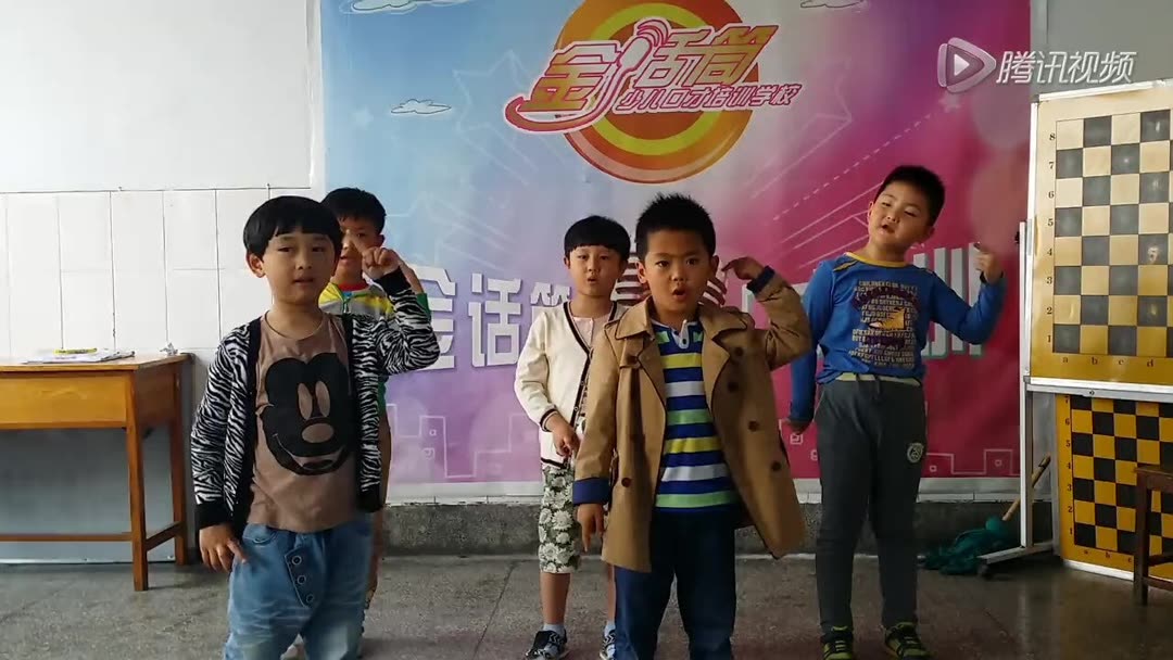 儿歌《小老鼠玩电脑》