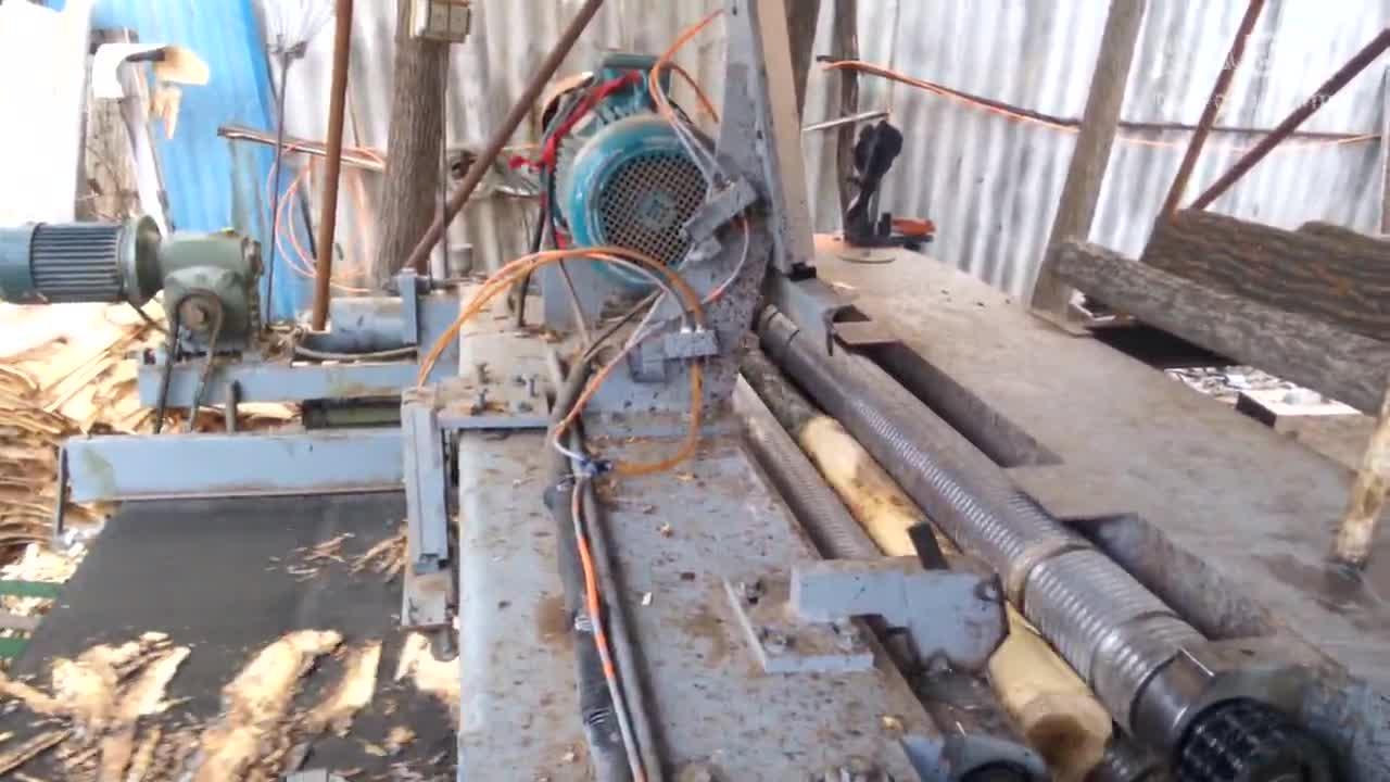 数控无卡高速旋切机,自动打柱尾刀齐边,速度快产量高