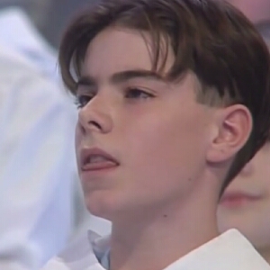 微笑的微没有草字头 