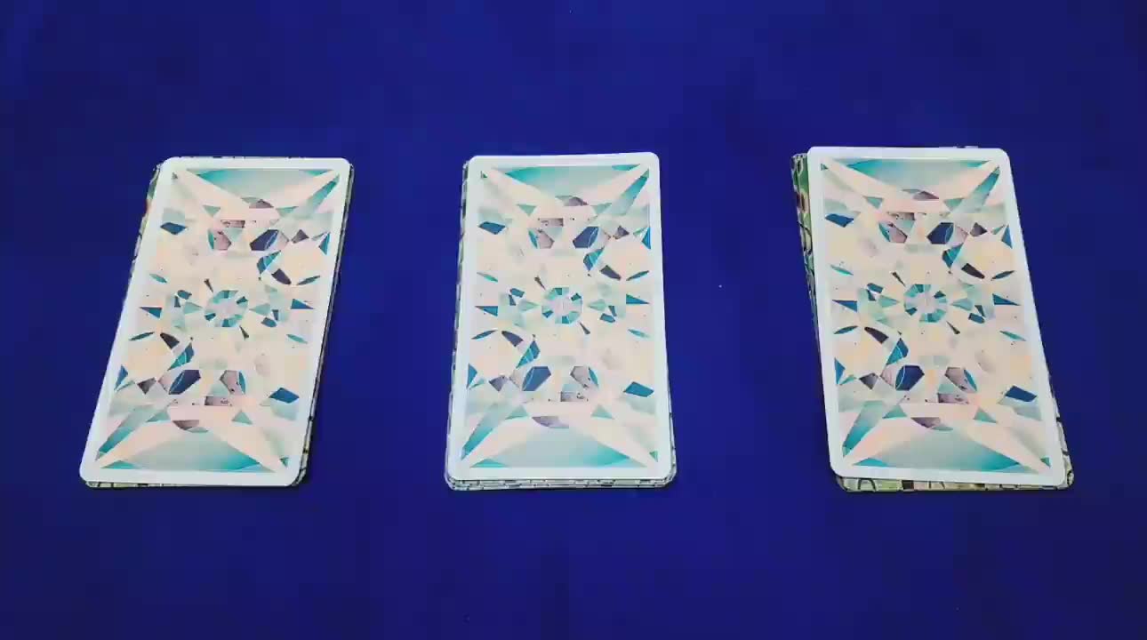 塔罗占卜他爱你吗?你跟你另一半关系怎么样?他是怎么看待你的?