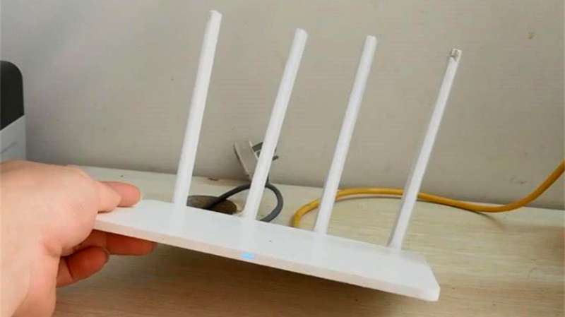 路由器网速越来越慢?宽带师傅有绝招,网速立马翻倍,学会赚大了
