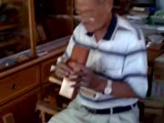 传统老木匠教你刨木技巧