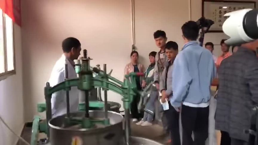 在滇红的大气象里,滇红人只知道,滇红的茶道就是为抗战而生