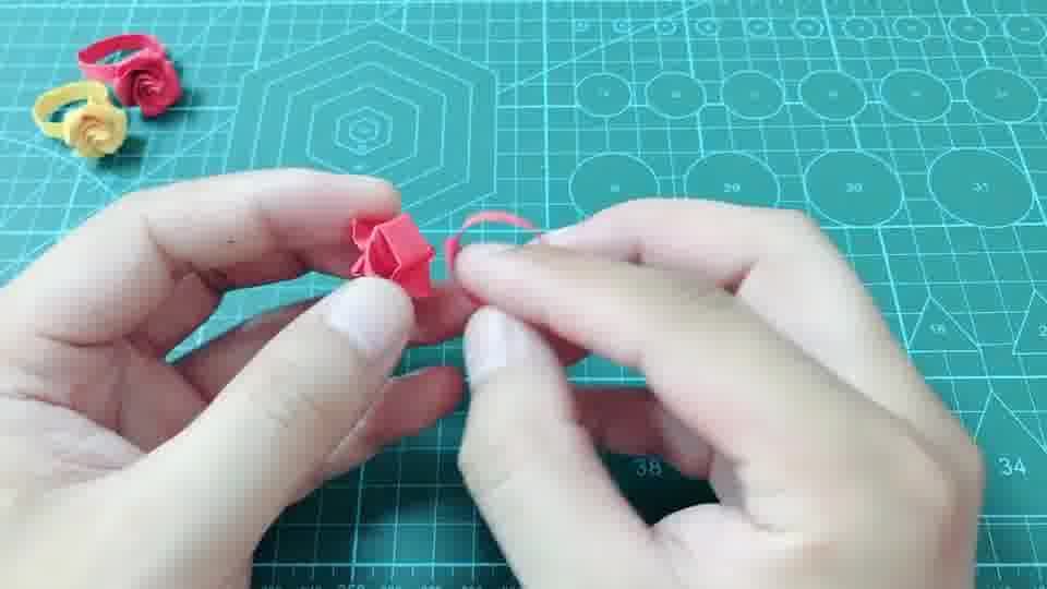 玫瑰花戒指折纸,折个漂亮的小戒指