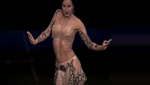 这才是真正的肚皮舞,肚子上每块肌肉都在动!