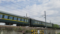 上局沪段HXD1D牵引K1185次列车(上海南-九江)沪昆线石湖荡经过(...