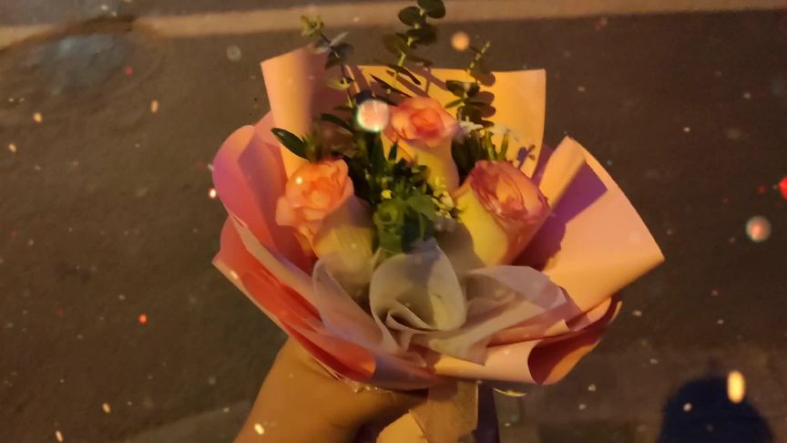 为自己买花 陪自己长大 是一件浪漫的事