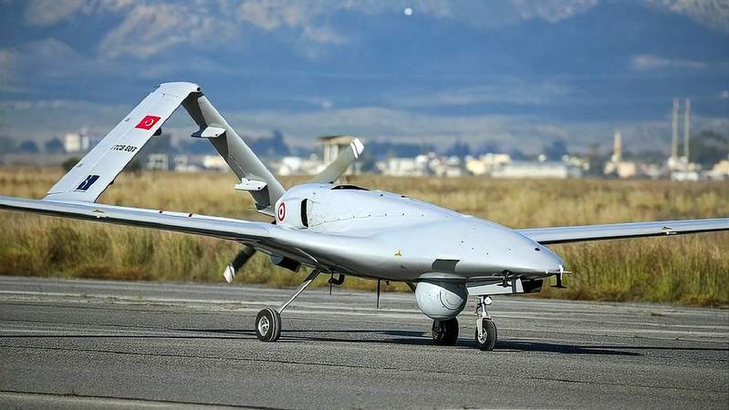 无视美国警告,轰炸也吓不倒伊朗,仍有数千架无人机驰援俄罗斯